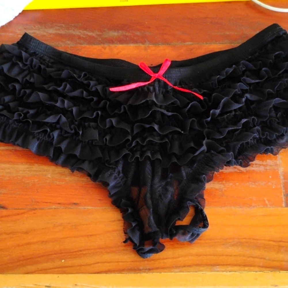Black Lace Crotchless Ruffle Panties Frederick’s Of H… - Gem
